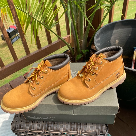 Timberland | Shoes | Womans Low Top Timberland Boots | Poshmark